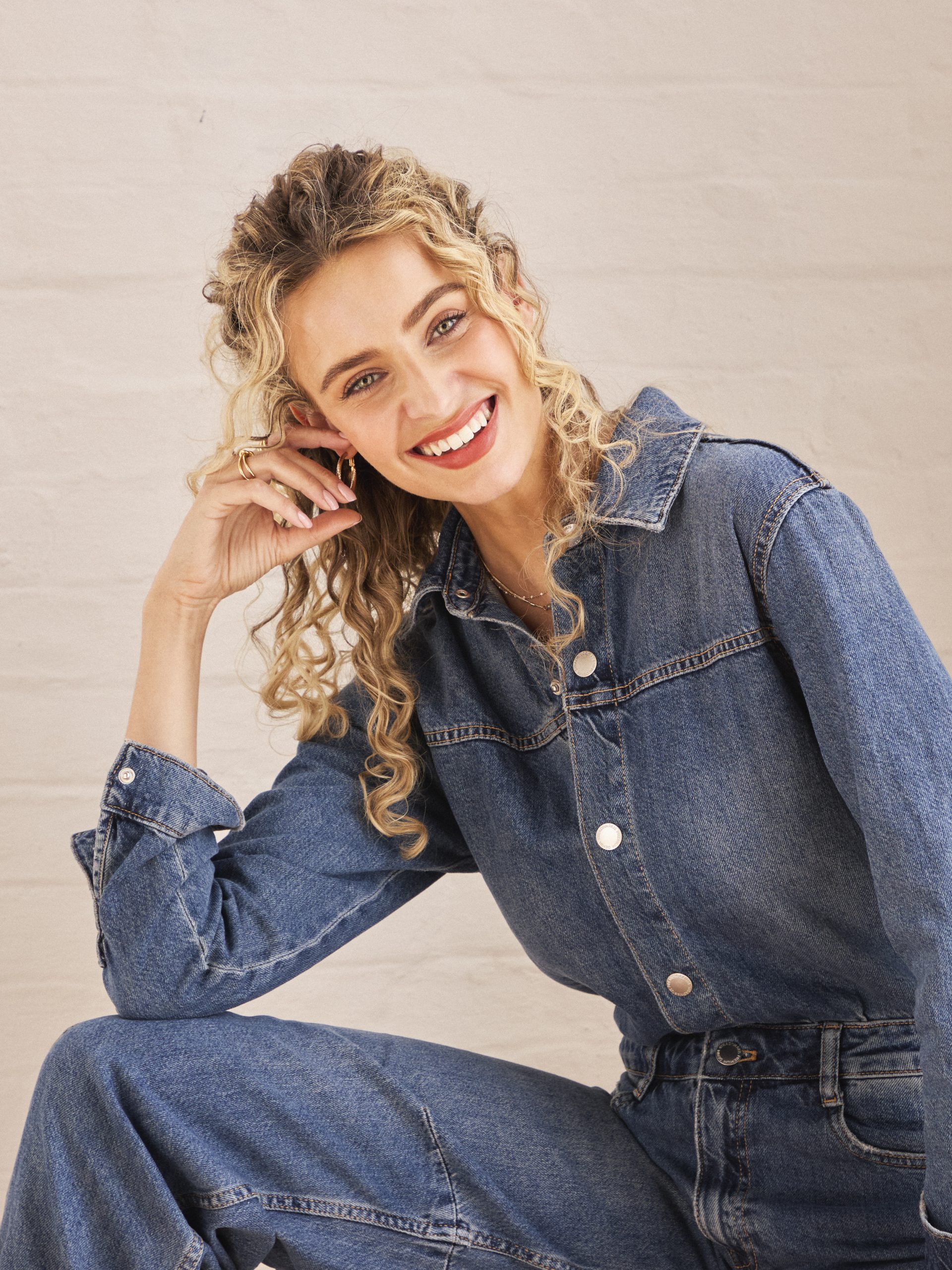 Izzy Stickland - AS Agency